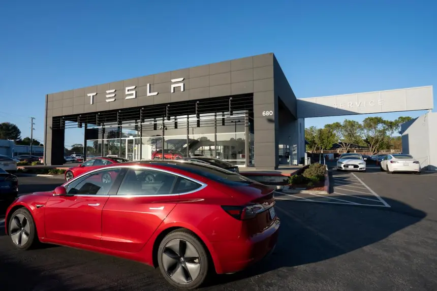 Tesla telefon anahtarı özelliğini genişletiyor - BeeTekno.com
