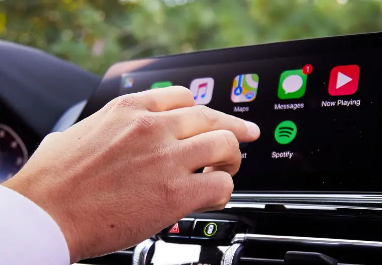 Android Auto, Material You ile görsel deneyimi zenginleştiriyor ...