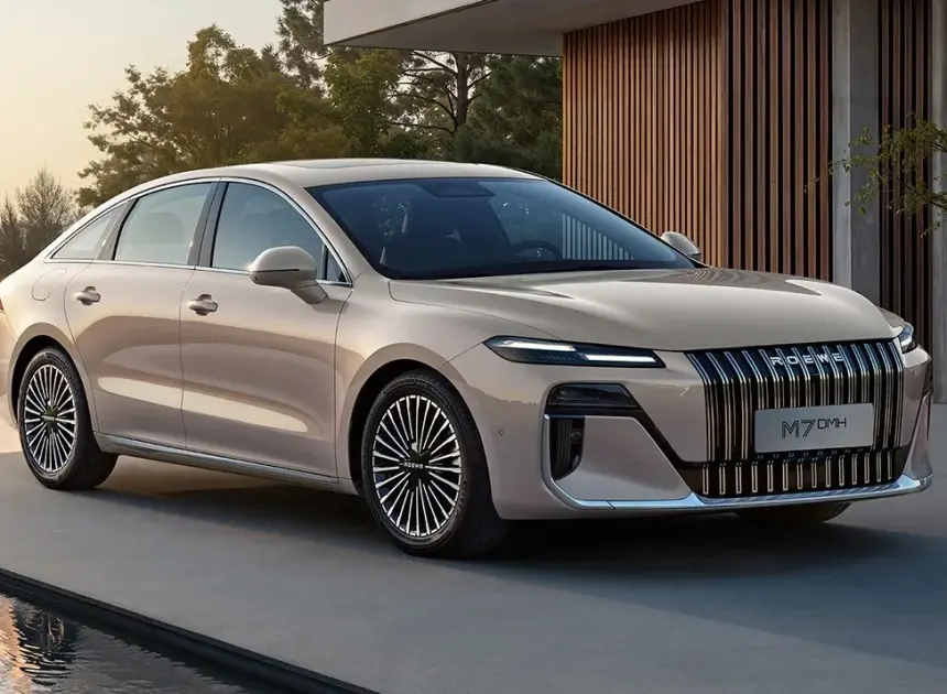 1 milyonluk araç Türkiye’ye geliyor: Roewe M7 DMH inceleme - BeeTekno.com